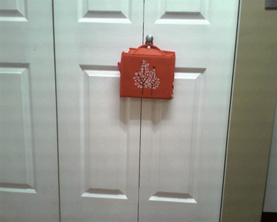 GIF tote - animated GIF on GIFER