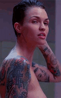 Ruby rose female 200x320 GIF - Find on GIFER
