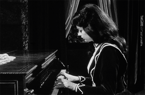 Mario bava la maschera del demonio GIF - Find on GIFER