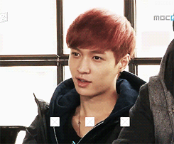 Yixing sehun reaction GIF - Find on GIFER