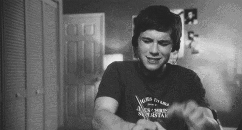 Logan Lerman Kitty Gif Gray Haired Logan Lerman Is Ridiculously Hot