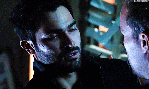 Derek hale GIF - Find on GIFER