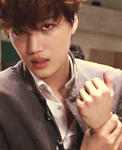 Exo reaction kpop reactions lay GIF - Encontrar en GIFER