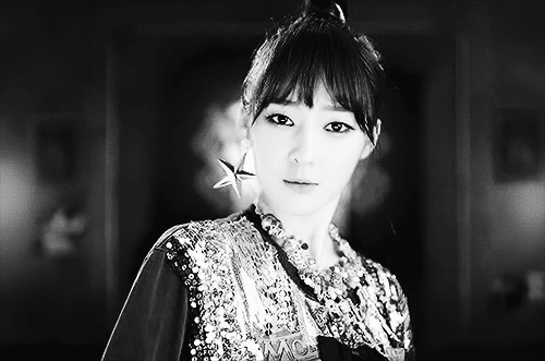 Tiara GIF - Find on GIFER