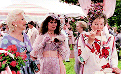 GIF olympia dukakis film julia roberts - animated GIF on GIFER