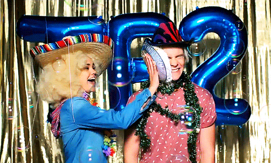 The popular everyone GIF - Find on GIFER