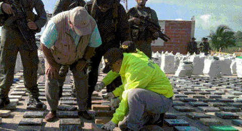 Mas GIF - Find on GIFER