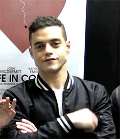 Mr robot shhh elliot alderson GIF - Find on GIFER