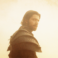 Michiel huisman daario naharis GIF - Find on GIFER