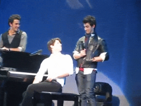 Nick jonas joe jonas GIF - Find on GIFER