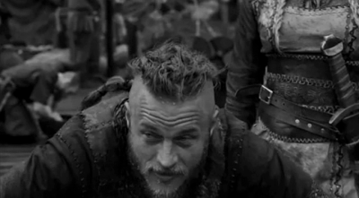 Ragnar lagertha vikings GIF - Find on GIFER