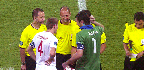 Steven gerrard GIF - Find on GIFER