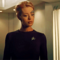 Jeri ryan GIF - Find on GIFER