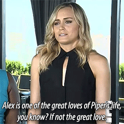 Piper chapman laura prepon taylor schilling GIF - Find on GIFER