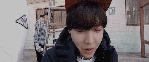 Kpop s reactions amino GIF - Find on GIFER