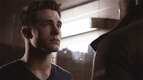 Colton haynes teen wolf GIF - Find on GIFER