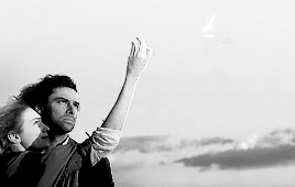 Demelza carne poldark GIF - Buscar en GIFER