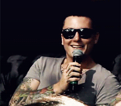 Synyster gates GIF - Find on GIFER