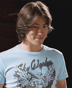 Tom Wisdom 300