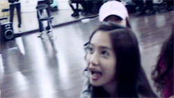 Cracking up GIF - Find on GIFER