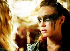 Alycia Debnam-Carey - Alycia | Gif ABC's #13: Knife, Laura, Marny ...