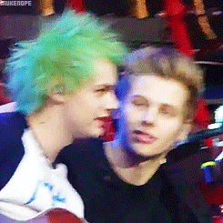 GIF luke bryan - animated GIF on GIFER