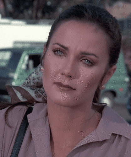 Lynda carter GIF - Find on GIFER