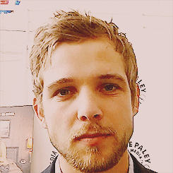 Ryan phillippe GIF - Find on GIFER