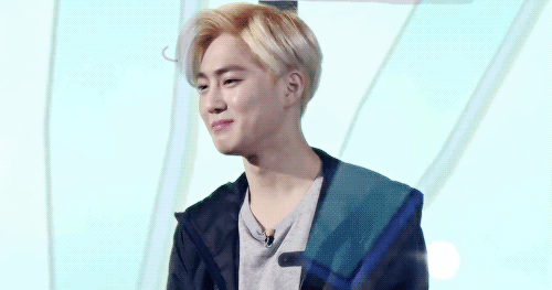 Reaction kpop GIF - Find on GIFER