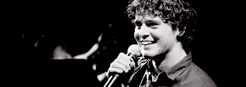 100 favorite people jonathan groff GIF - Auf GIFER finden