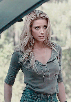 Amber heard h br amber heard hunt GIF - Find on GIFER