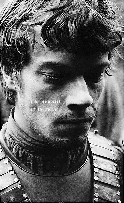 Theon greyjoy GIF - Find on GIFER