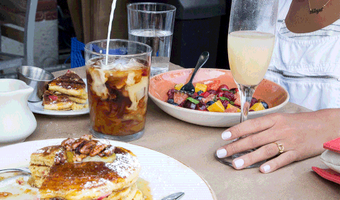 Gif De Borrachera Del Club Del Desayuno Cerveza Brindis Ludo Club GIF