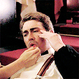 GIF catinca untaru - animated GIF on GIFER