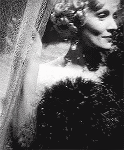 Myrtle snow GIF - Find on GIFER