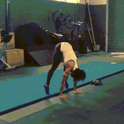 Fit girls GIF - Find on GIFER