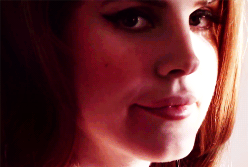 Lana del rey bee GIF - Find on GIFER