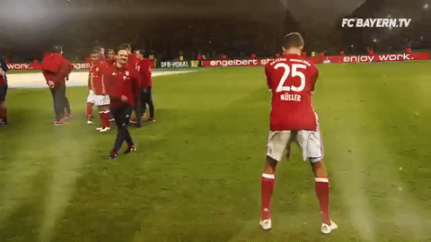 Thomas muller funny golf GIF - Find on GIFER