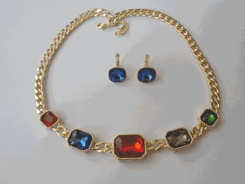 Necklace GIF - Find on GIFER