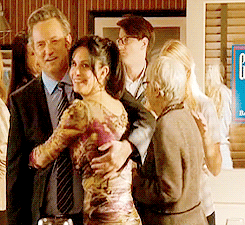 Matthew perry GIF on GIFER - by Munibandis