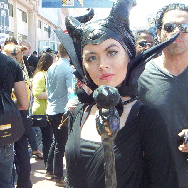 Cosplay comic con sdcc GIF - Find on GIFER