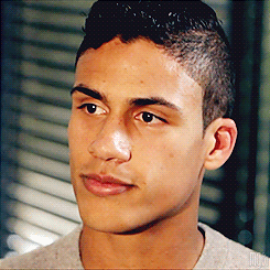 Raphael varane GIF - Pesquisar em GIFER