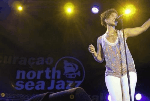 GIF performance - animated GIF on GIFER