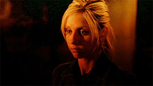 Buffy the vampire slayer angel sarah michelle gellar GIF - Find on GIFER
