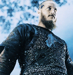 Ragnar lothbrok GIF - Find on GIFER