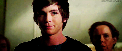Logan Lerman: Ventajas De Ser Un Marginado Gif