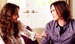Pretty little liars GIF - Find on GIFER