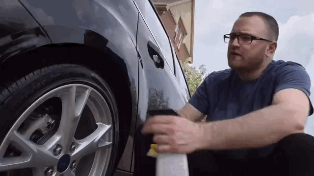 Smelling GIF - Find on GIFER