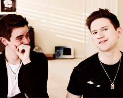 GIF constantine - animated GIF on GIFER