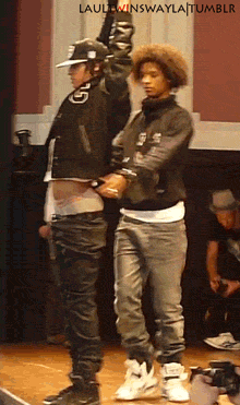 GIF les twins - animated GIF on GIFER